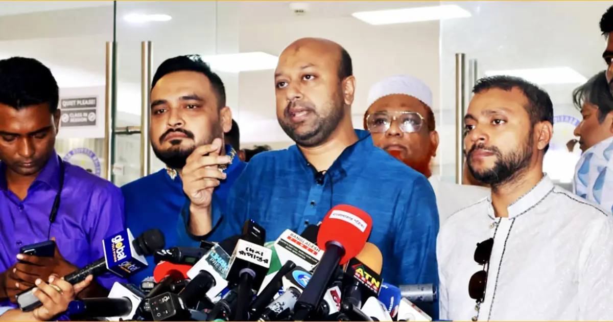 ‘এক জনের হাতে ক্ষমতা কুক্ষিগত করার ফলেই ফ্যাসিবাদের জন্ম হয়’