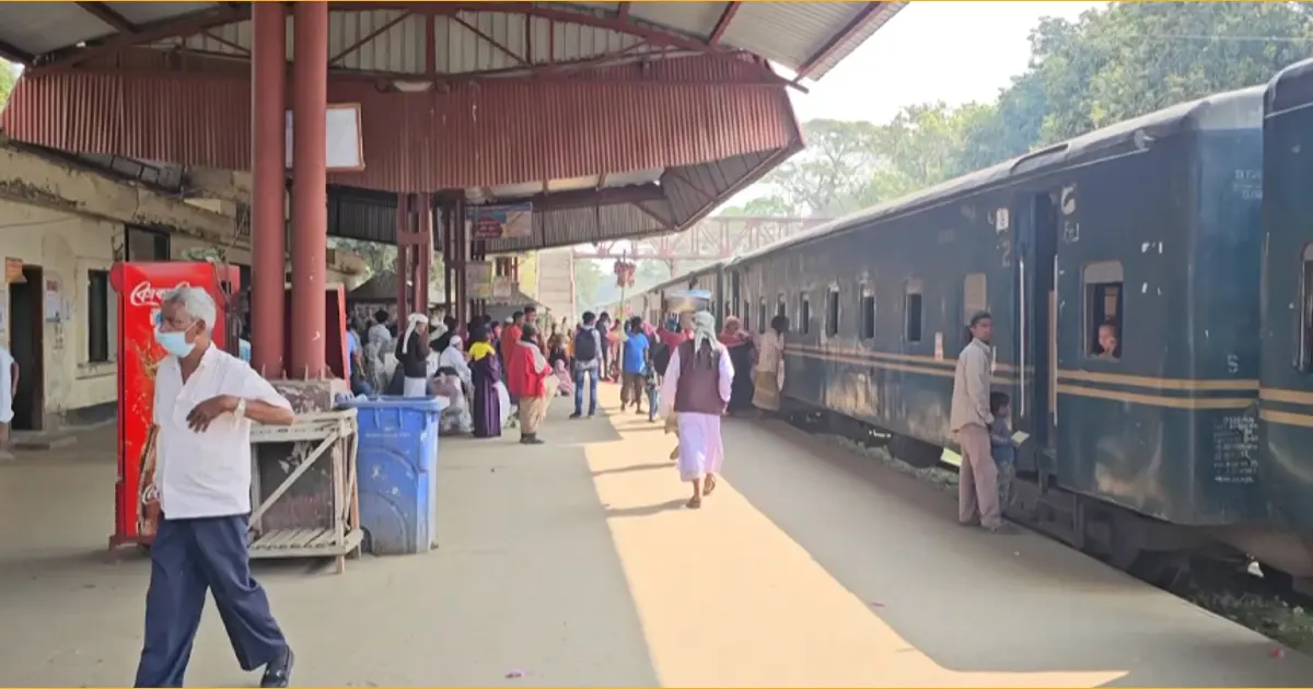 দীর্ঘদিন বন্ধ ময়মনসিংহ–মোহনগঞ্জ লোকাল ট্রেন, দুর্ভোগে যাত্রীরা